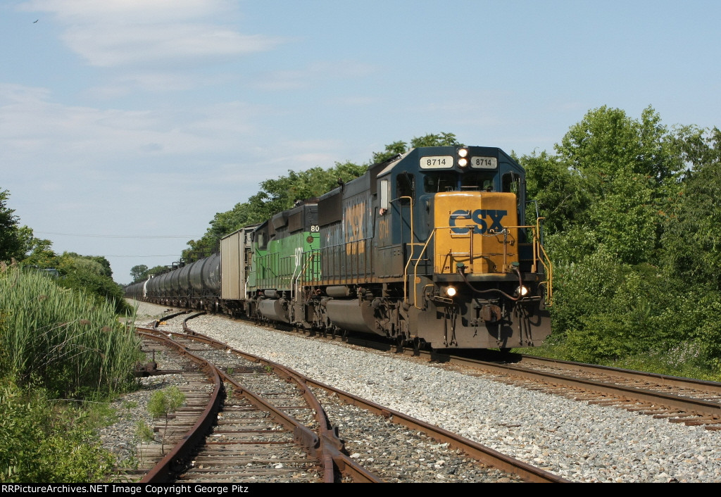 CSX 8714 and ethanol train K469